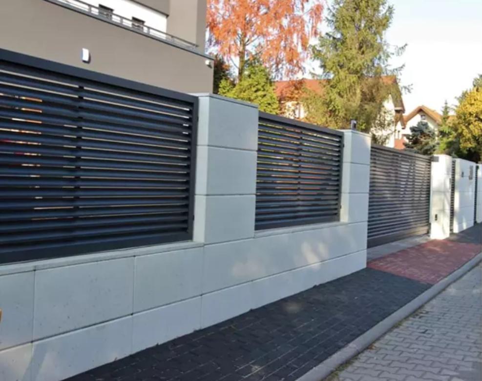 Betónové tvárnice - Plot | Modrastrecha.sk